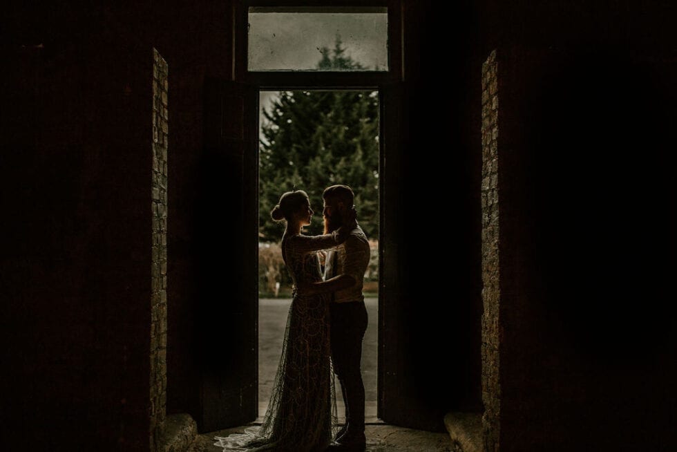 Styled Shoot || Decaying Decadence - The Urban Wedding Company