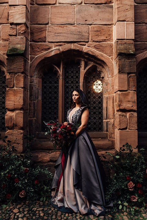 The ultimate guide to have an elegantly gothic wedding