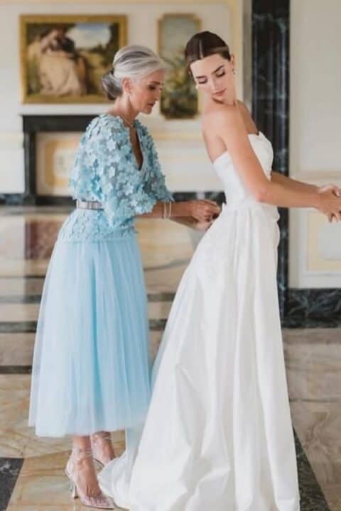 Unique Mother of the Bride Dresses & outfits that are Not Frumpy!