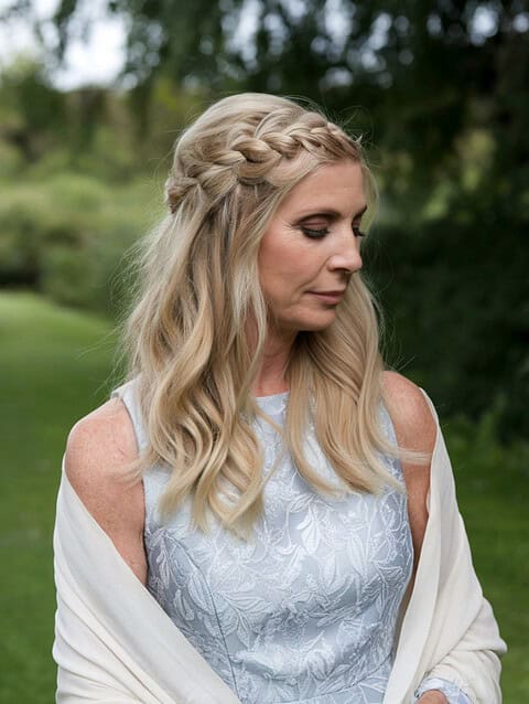 Beautiful Long Hair Ideas for Mothers of the Bride or Groom - The Urban ...