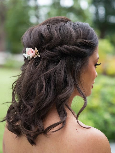 20+ Elegant Half-Up Hairstyles for Mothers of the Bride