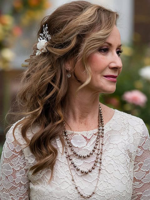 Beautiful Long Hair Ideas for Mothers of the Bride or Groom - The Urban ...